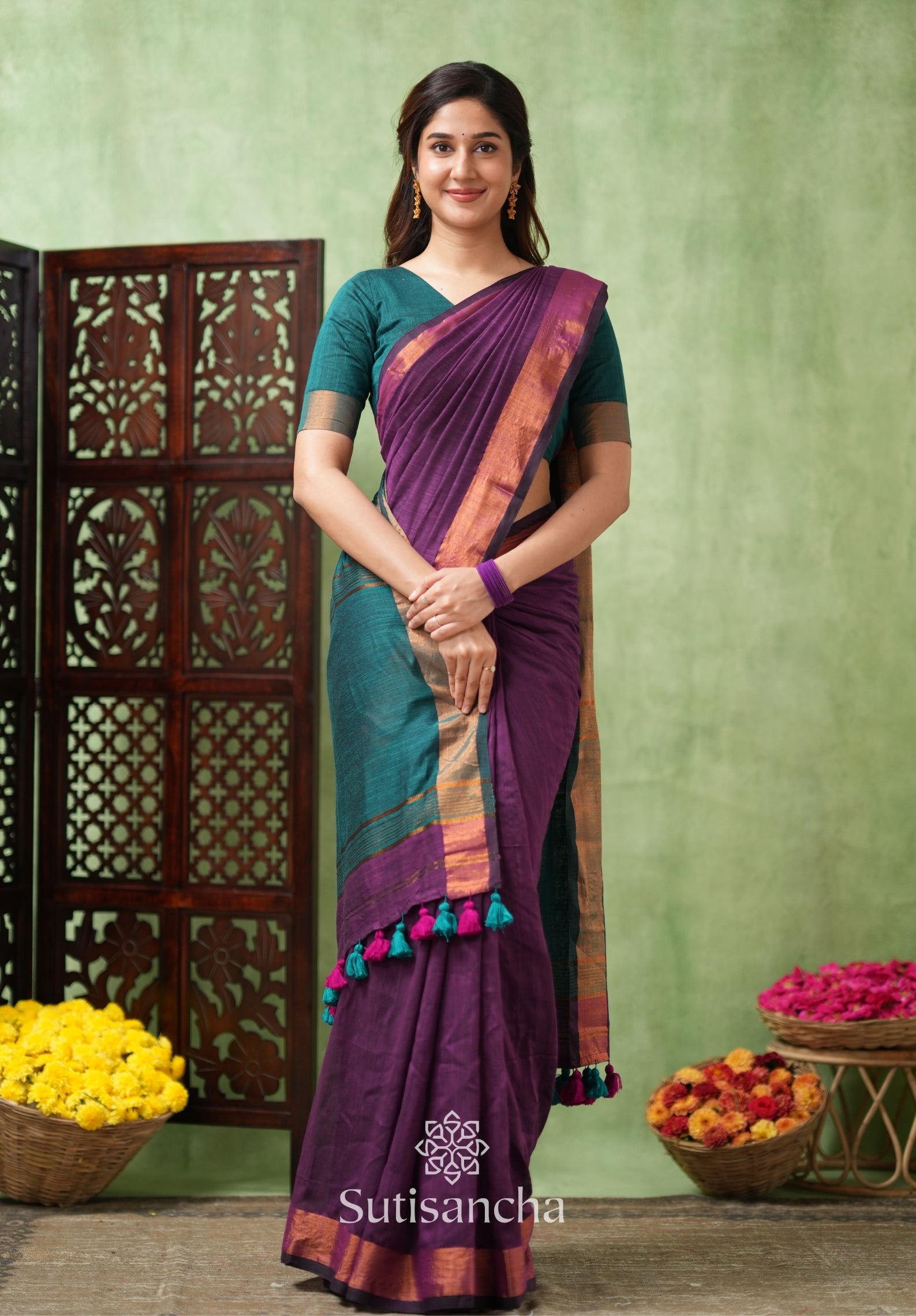 Royal Roots Revived Golden Border Cotton Saree