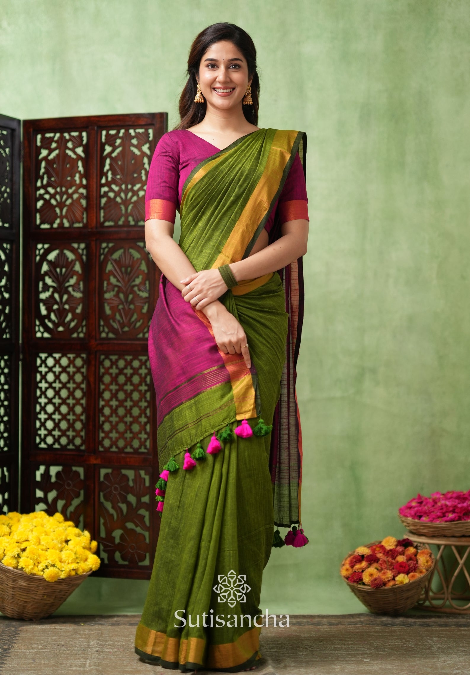 Royal Roots Revived Golden Border Cotton Saree
