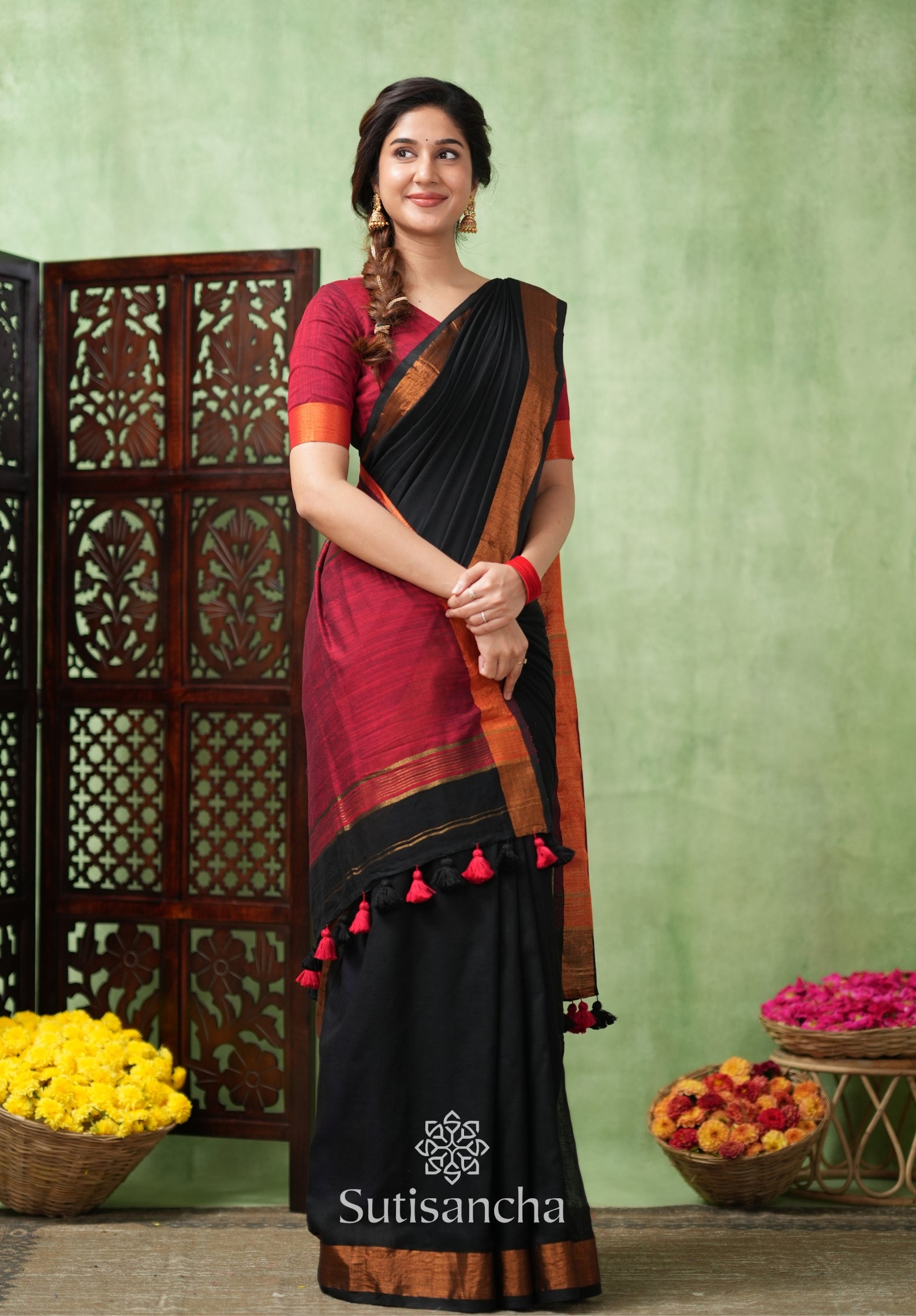 Royal Roots Revived Golden Border Cotton Saree